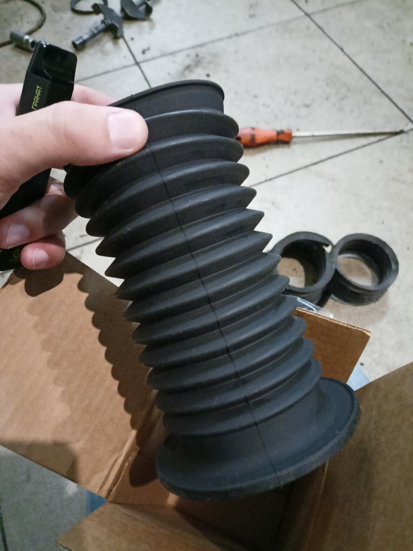 Замена пыльников амортизатора — Chevrolet Cruze (2G), 1,4 л, 2017 года ...