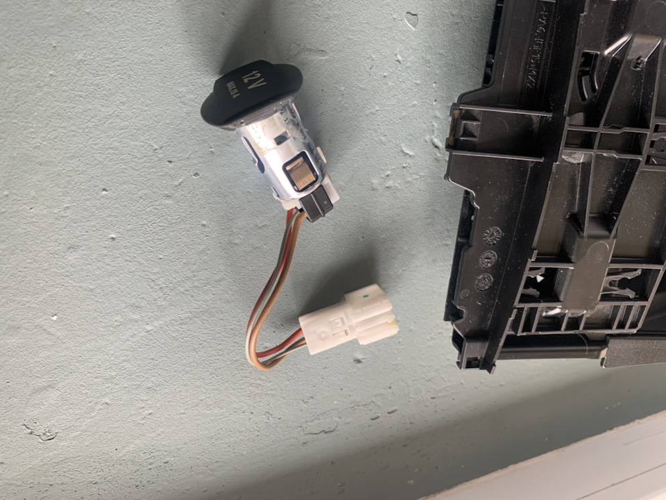 Сказ о том как прикуриватель поменять на розетку🔌🔋 — Mercedes-Benz E ...