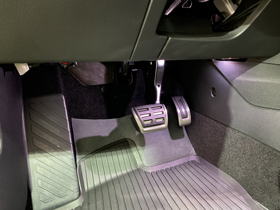 [8] VAG 5E1064205 PEDAL COVERS — Skoda Octavia A8 Mk4, 1,4 л, 2021 года ...