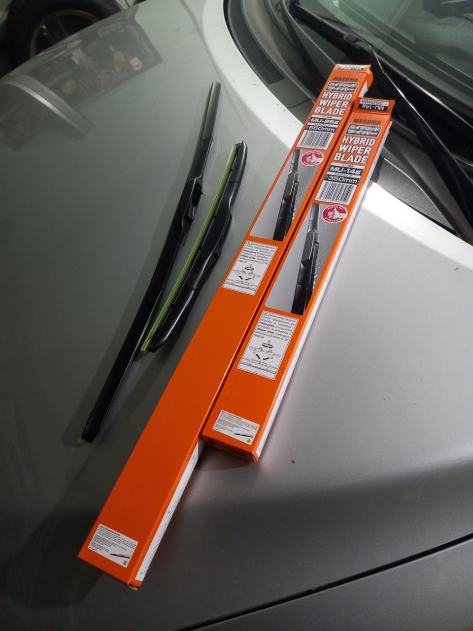 Замена щёток стеклоочестителя — Toyota Corolla (140/150), 1,6 л, 2008 ...