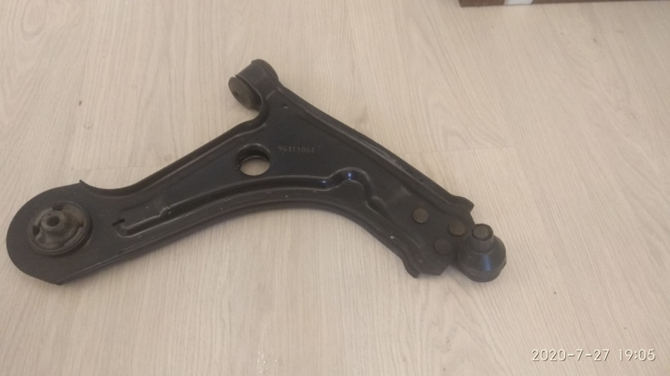96415064 Рычаг передний правый GM | Запчасти на DRIVE2