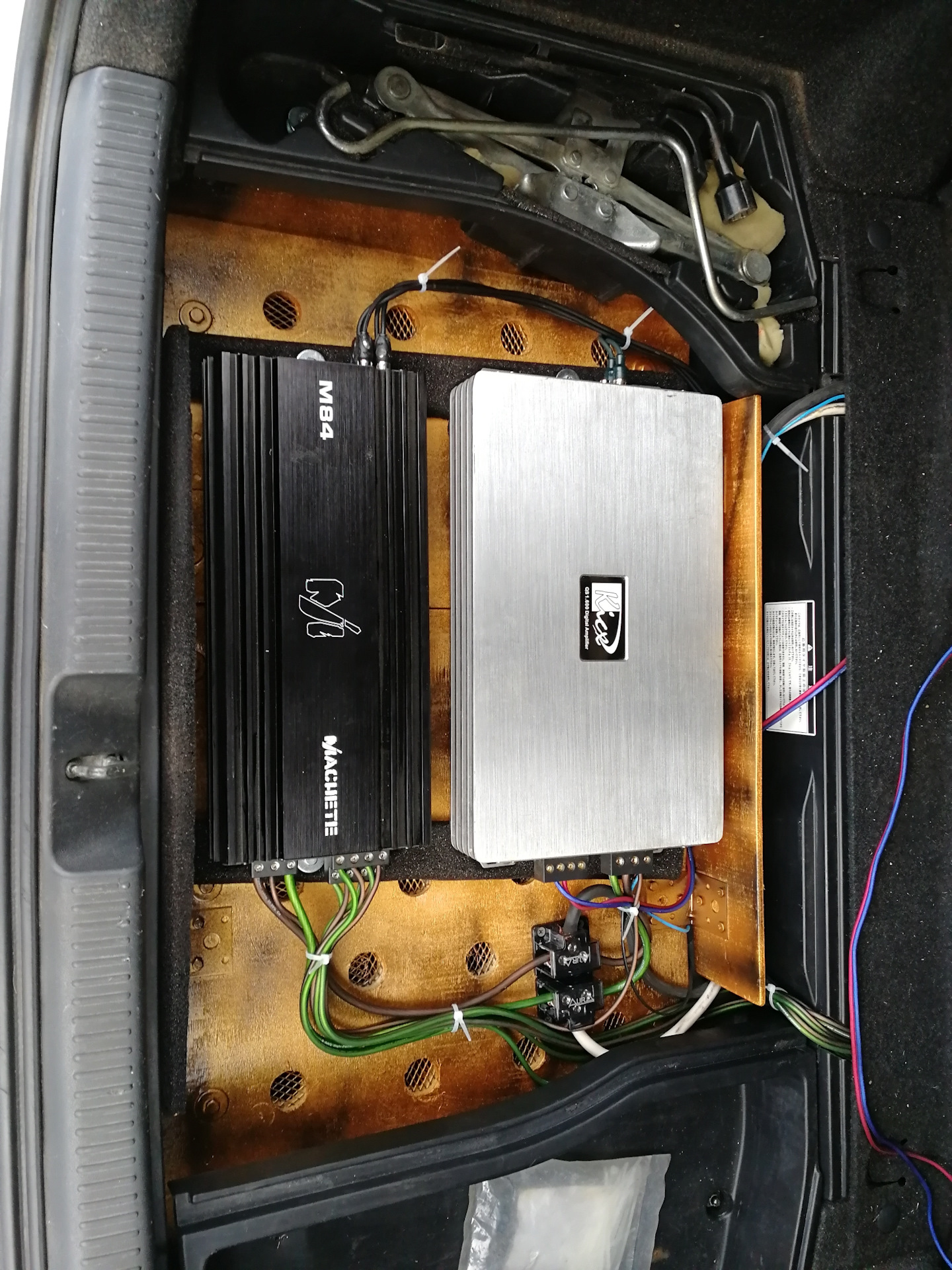 Рупара и усилок — Toyota Corolla RunX, 1,5 л, 2001 года | автозвук | DRIVE2