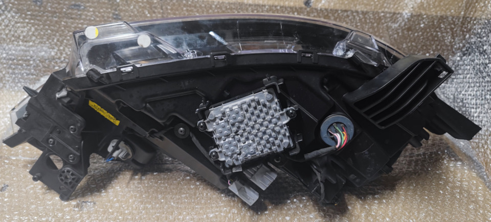 8301D332 ФАРА ПЕРЕДНЯЯ ПРАВАЯ В СБОРЕ Mitsubishi | Запчасти на DRIVE2