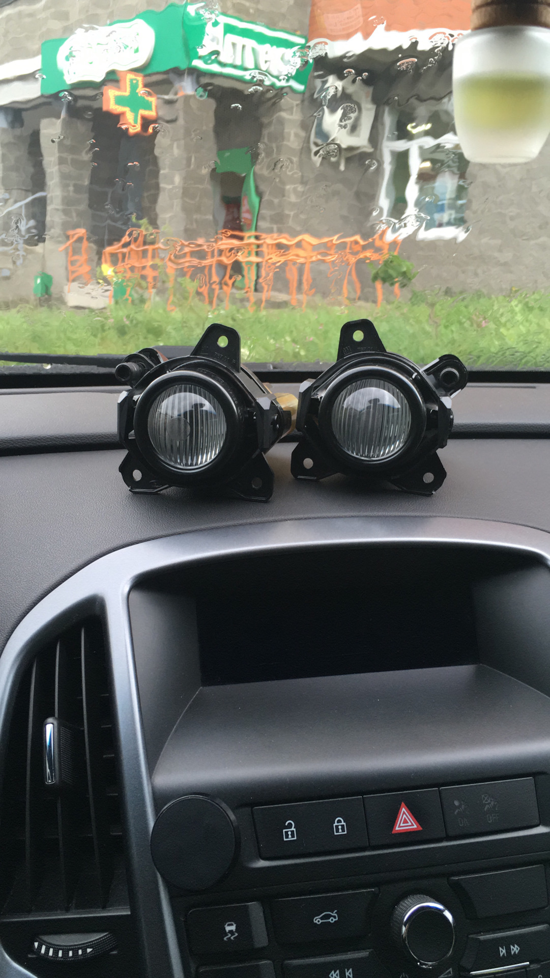 Купил новые противотуманки — Opel Astra J, 1,6 л, 2014 года ...