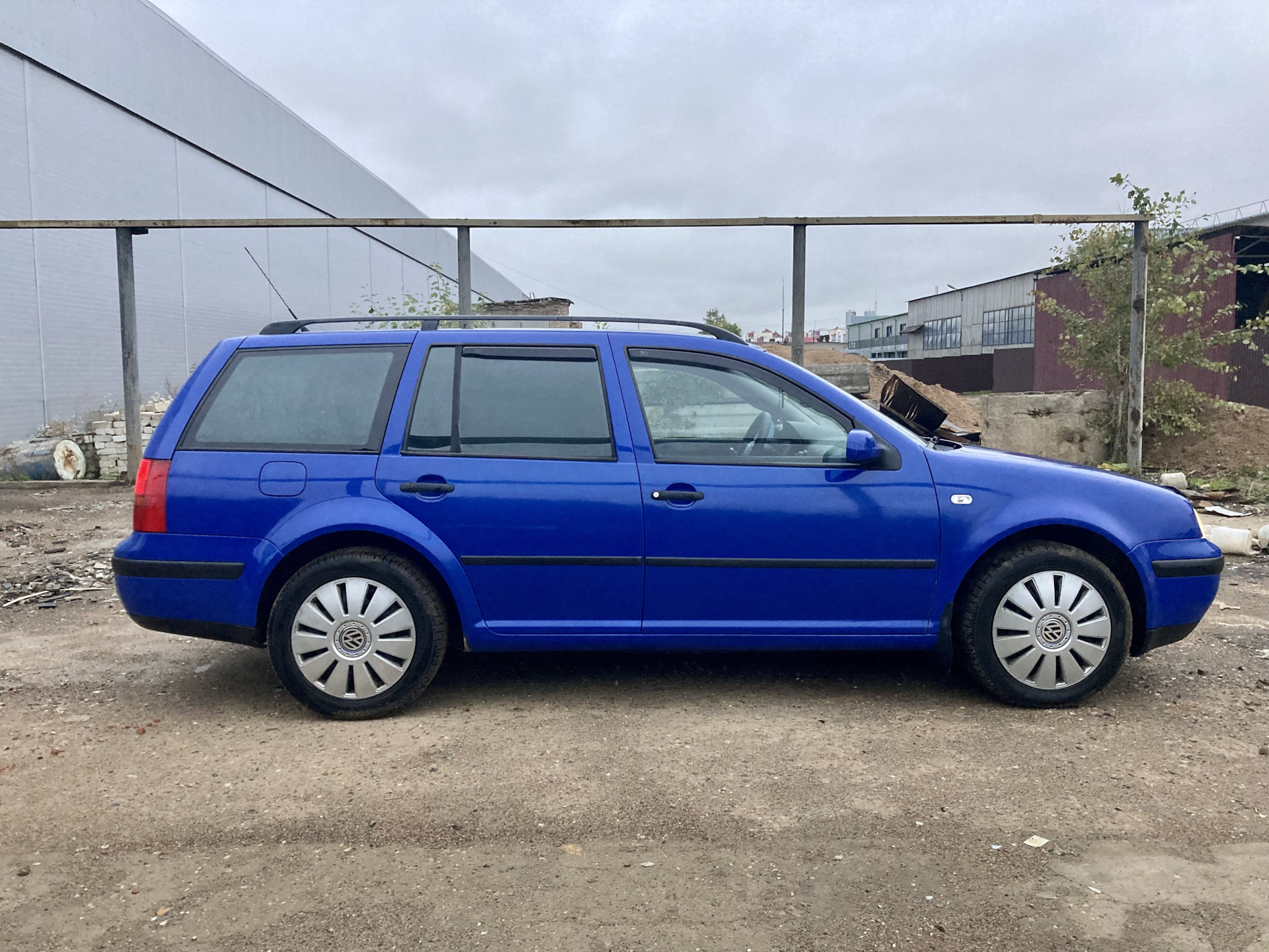 Каркасные шторки на заднюю полусферу — Volkswagen Golf Mk4, 1,9 л, 2001 ...