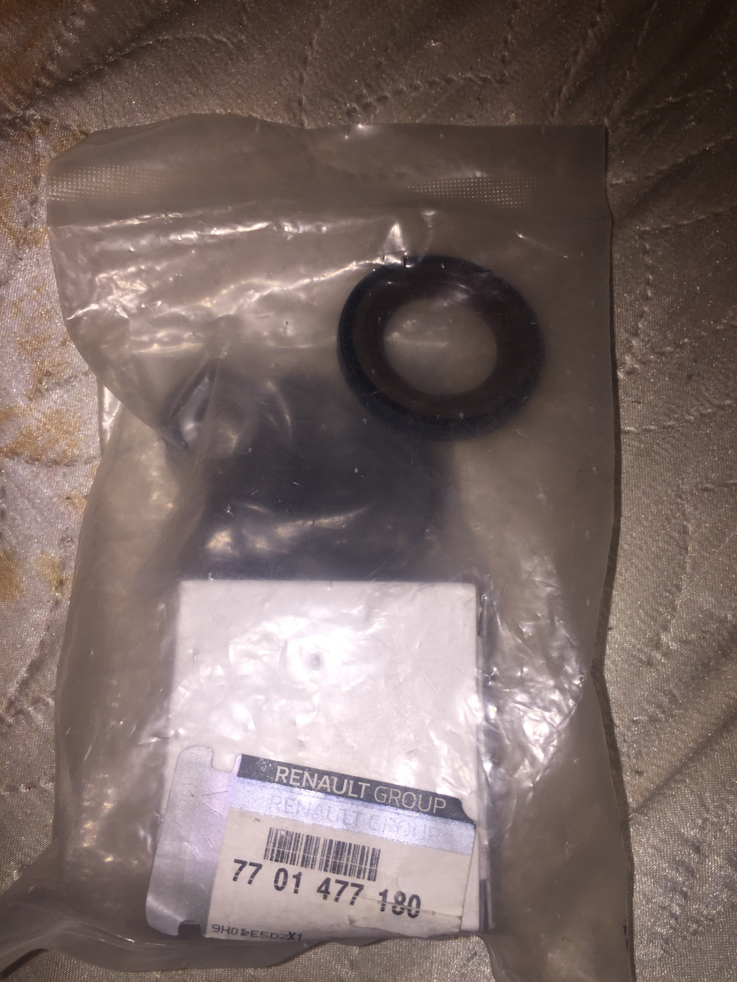 Замена ремней, помпы, фазика, сальника распредвала, шестерни ГРМ ...