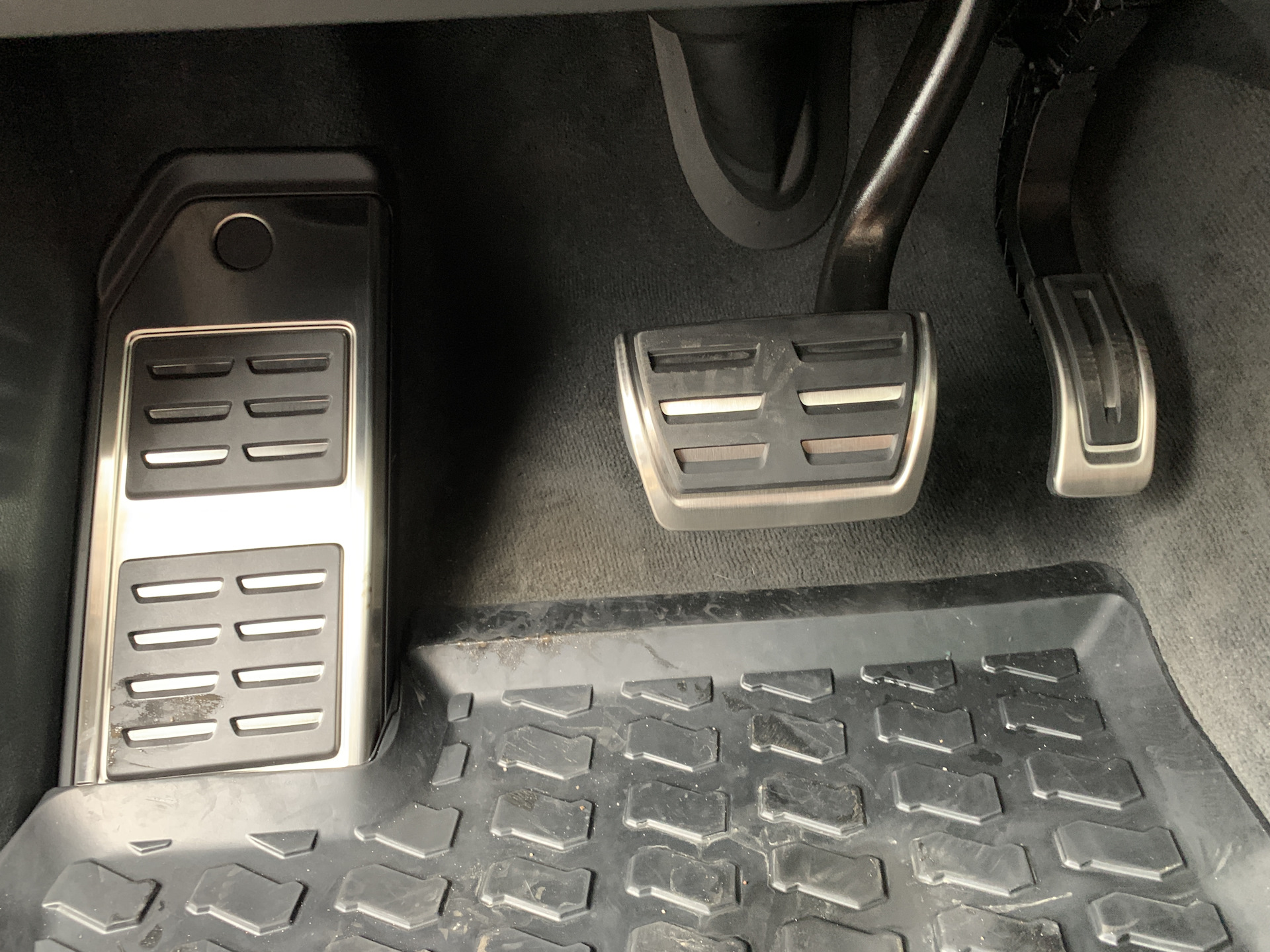 Фишки для кушки — Audi Q7 (2G), 3 л, 2019 года | аксессуары | DRIVE2