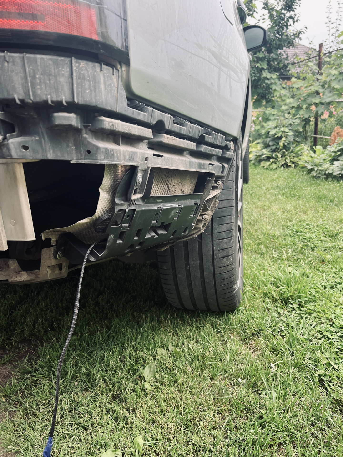 Дооснащение штатной системы жестового открытия багажника Gesture ...