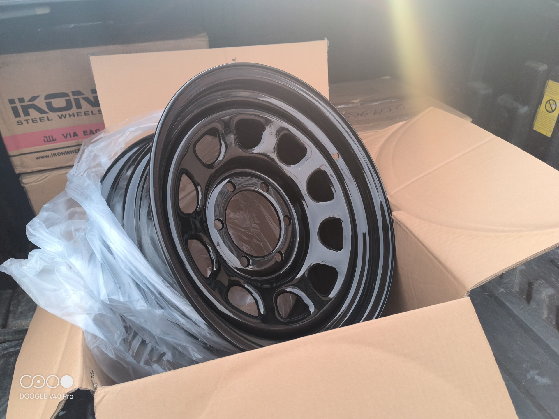 Диски Ikon wheels. — Chevrolet Avalanche (GMT800), 5,3 л, 2002 года ...