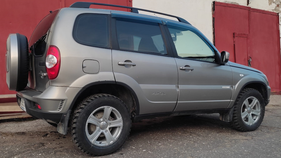 Обвес Бертоне — Chevrolet Niva GLX, 1,7 л, 2012 года | кузовной ремонт ...