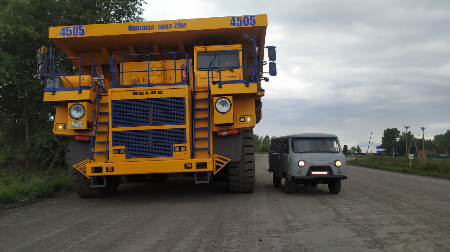 Малыш и … БЕЛАЗ! — УАЗ 3909, 2,5 л, 2002 года | встреча | DRIVE2