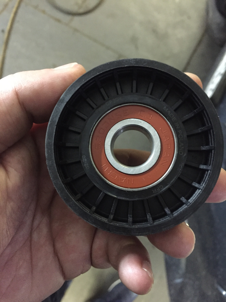 Замена масла в двигателя, ролика натяжителя, прокладки клапанной крышки ...