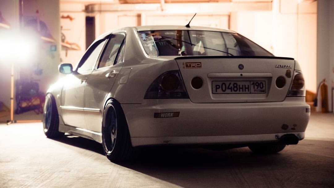 Toyota Altezza 4.0 бензиновый 2000 | V8 Strength in liters на DRIVE2