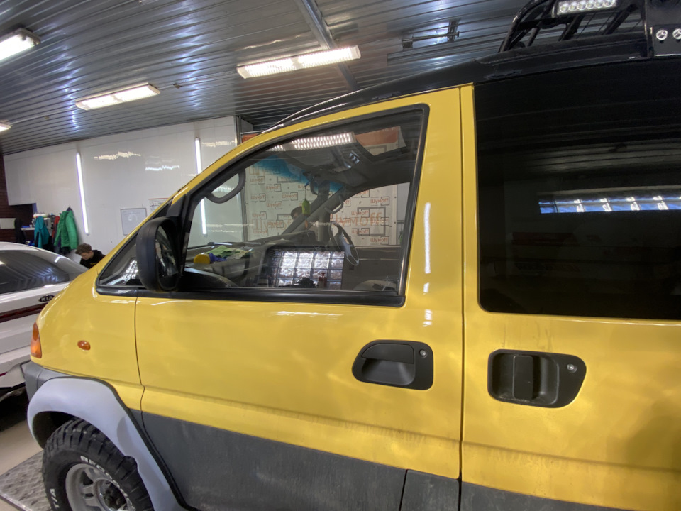 Цвет настроения чёрный, o/d, молдинг! — Mitsubishi Delica (L400), 2,8 л, 1994 года | тюнинг | DRIVE2