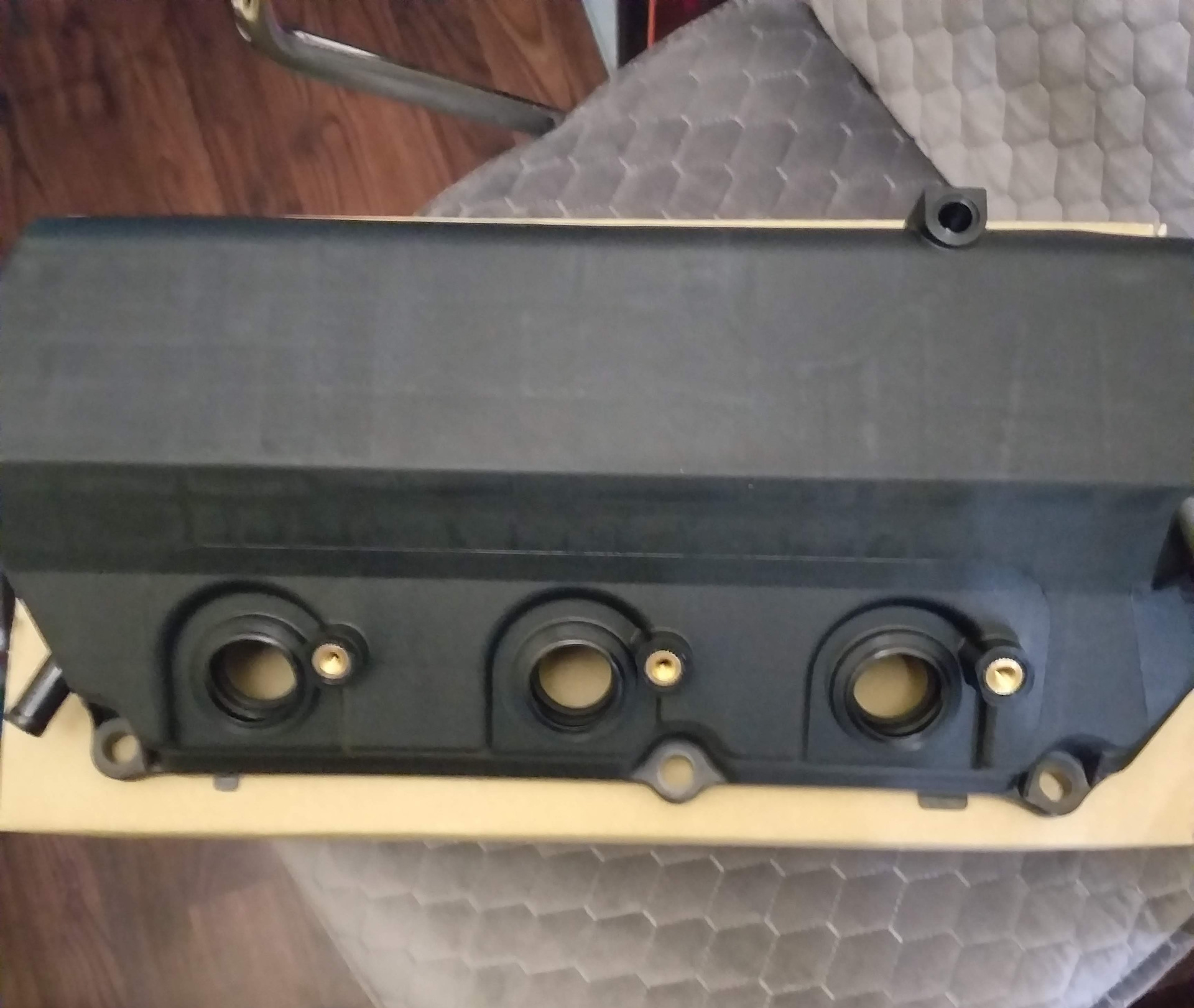 MITSUBISHI [1035a702] КРЫШКА КЛАПАННАЯ ПРАВАЯ В СБОРЕ — Mitsubishi ...