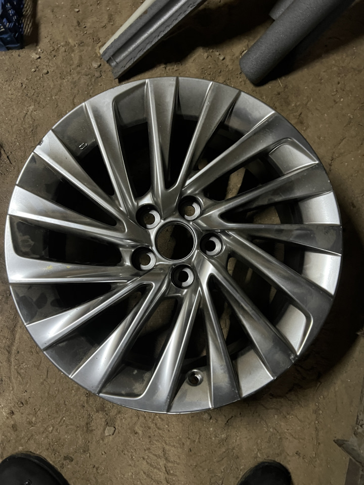 Литые диски Lexus 8Jx18 ET45 5x114,3. Б/у | 500 $ в городе Минск | DRIVE2