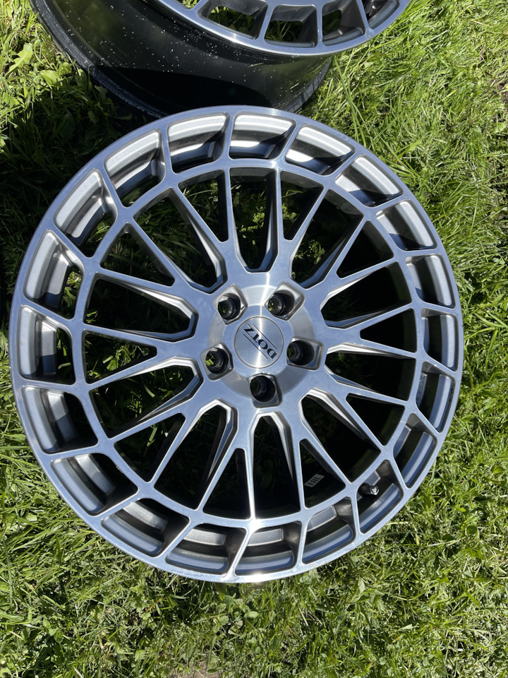 Литые диски DOTZ 8Jx19 ET45 5x108 на Peugeot 308 (2G), Peugeot 3008 (2G ...