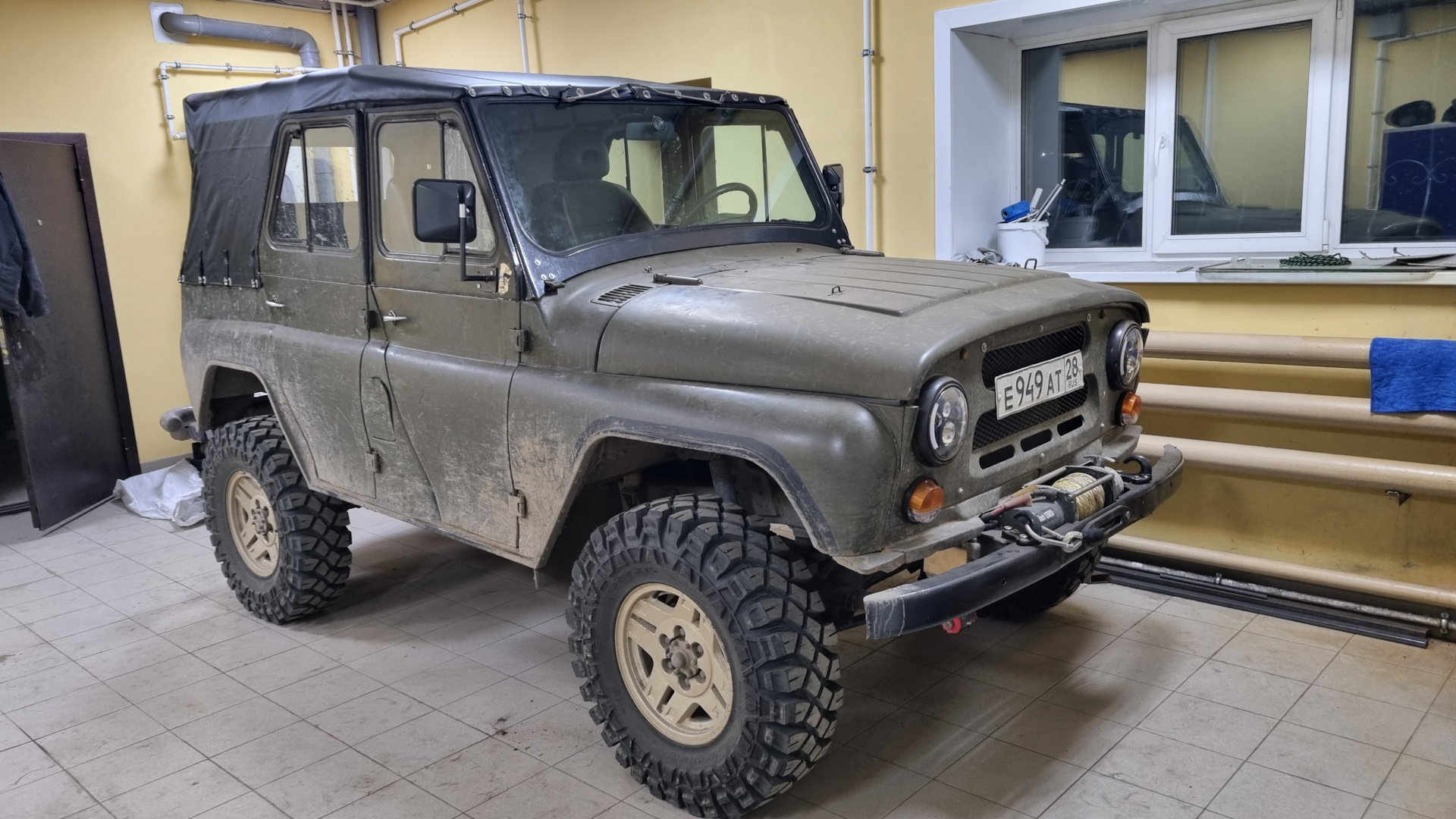 Новый тент и лобовое на УАЗ 469 — УАЗ 469, 2,5 л, 1974 года | своими ...