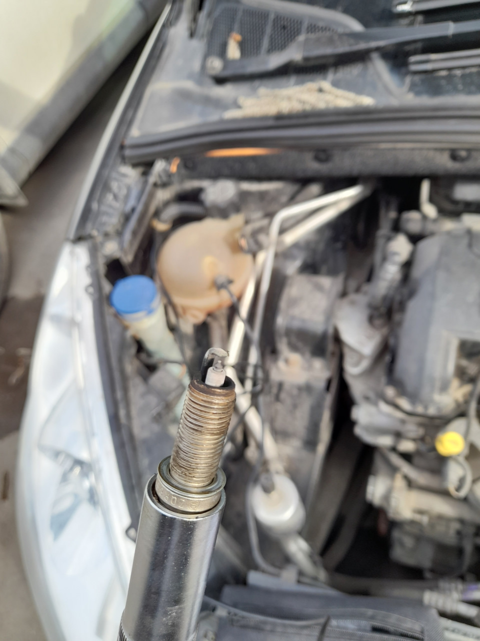 Свечи FINWHALE, фильтр, лампы, камера — Peugeot 308 SW (1G), 1,6 л ...