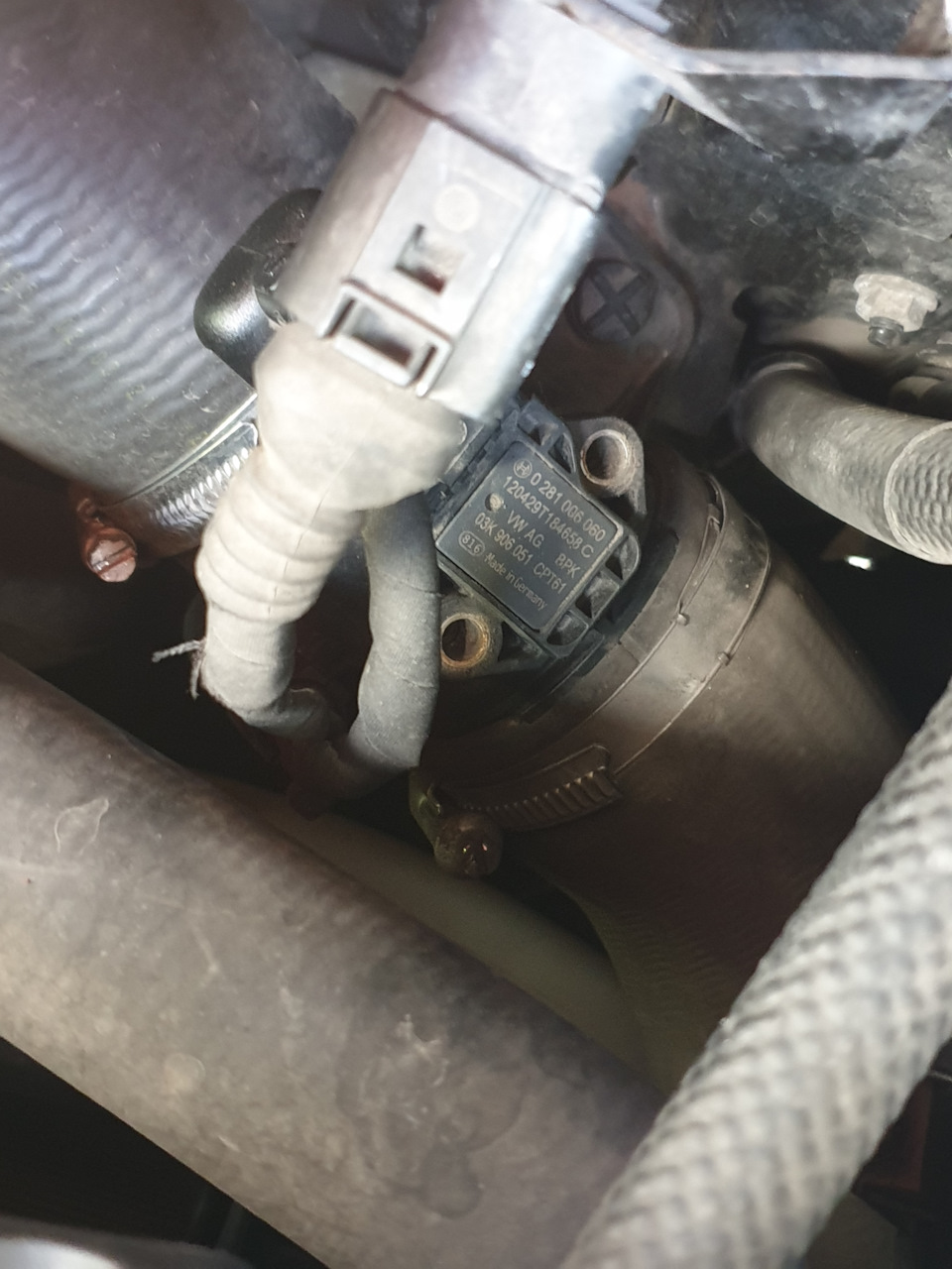 03K906051 Датчик, давление во впускной трубе VAG | Запчасти на DRIVE2