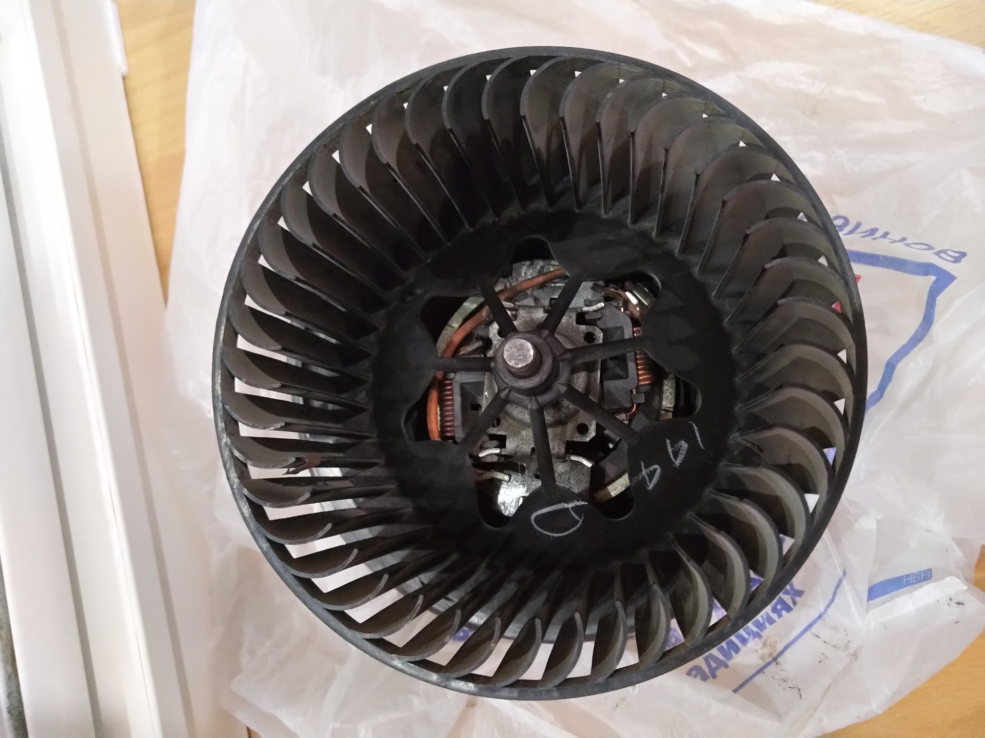 Обслуживание мотора печки VW Jetta 5 — Volkswagen Jetta V, 1,6 л, 2008 ...