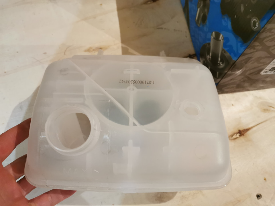 Расширительный бачок. — Peugeot 807, 2 л, 2004 года | запчасти | DRIVE2