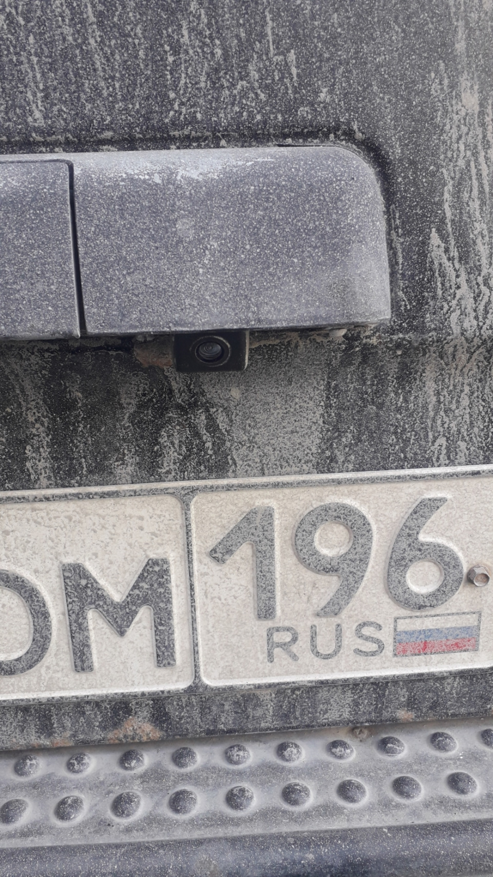 Камера заднего вида в плафон подсветки номера. — УАЗ Patriot, 2,7 л ...
