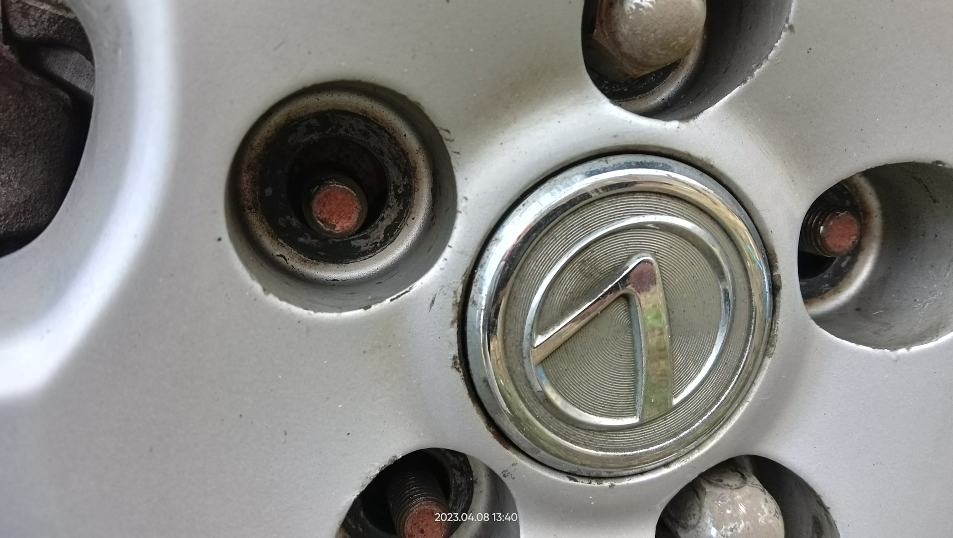 Летние диски на машине — Geely Emgrand X7, 2 л, 2014 года | колёсные ...