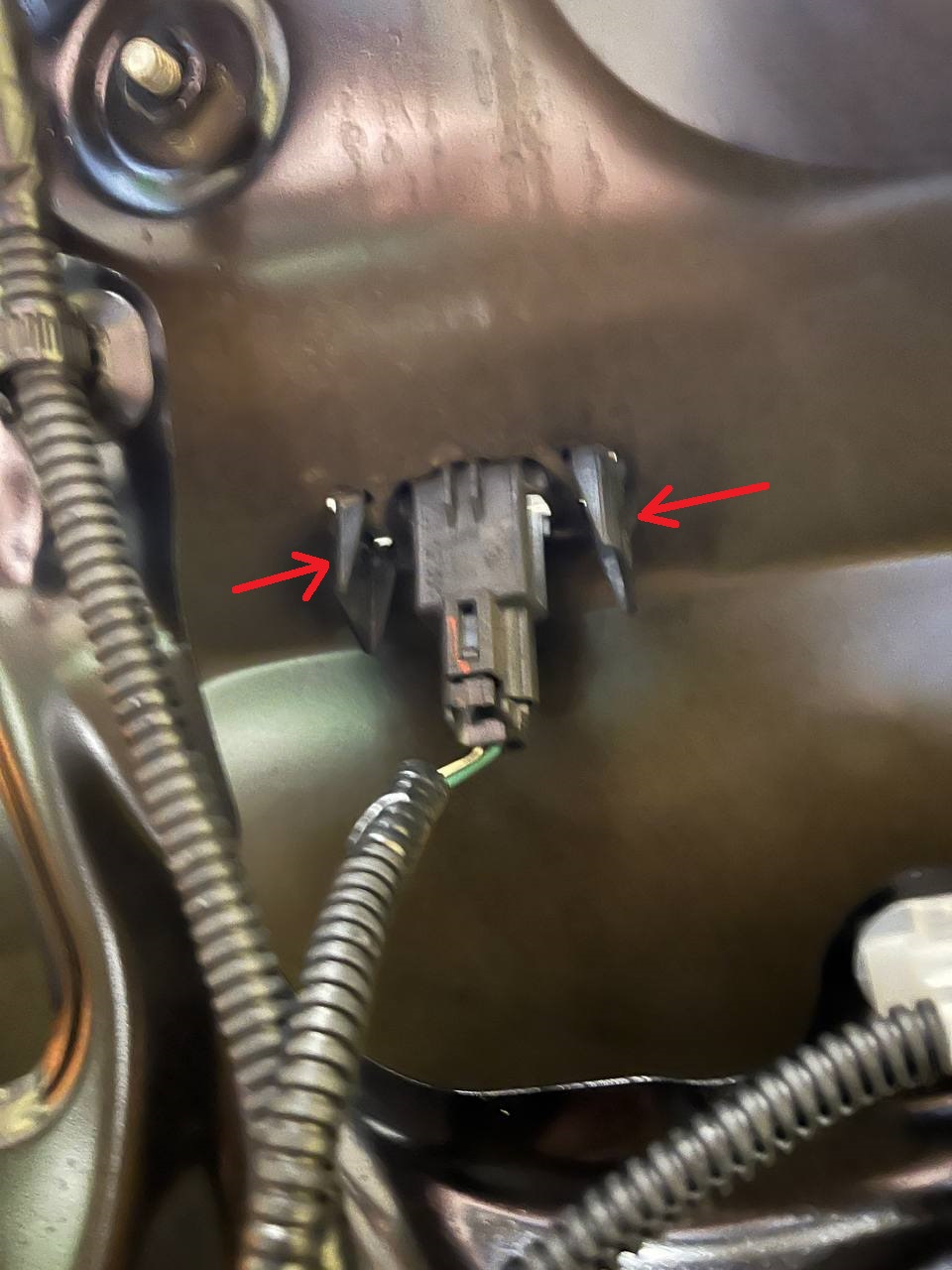 #1 – Замена плафонов подстветки номера на Toyota Camry 55. — DRIVE2