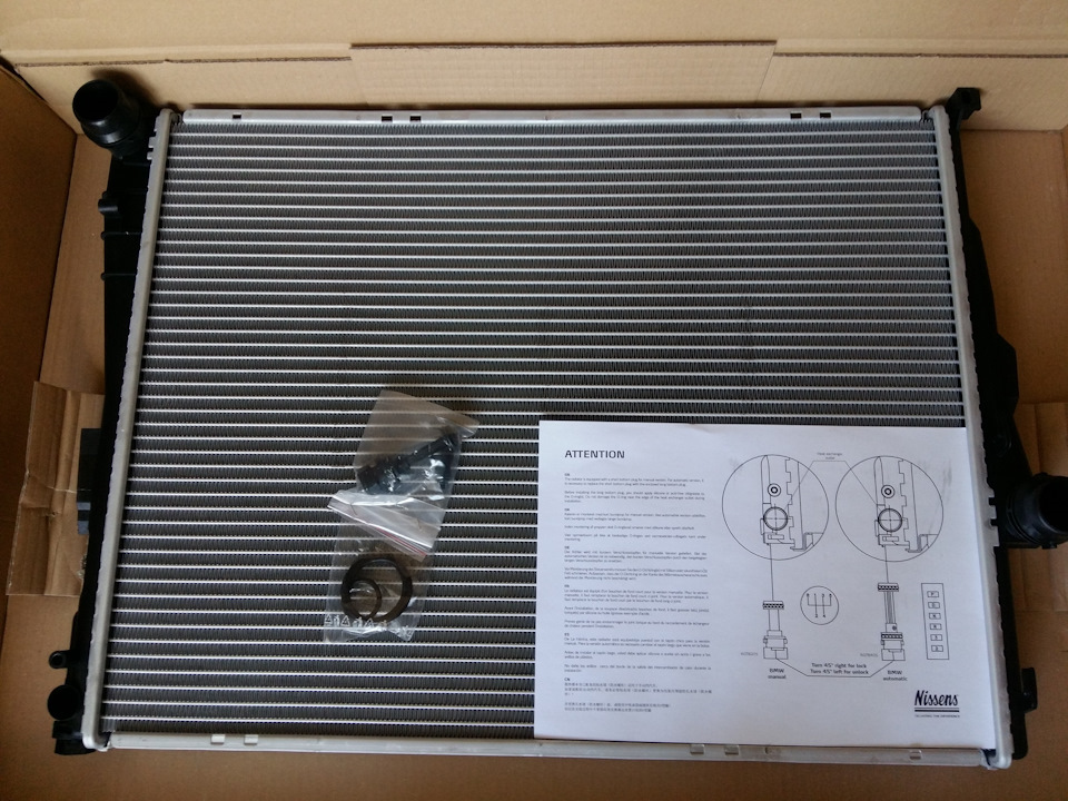 Замена радиатора, помпы и антифриза — BMW 3 series (E46), 2,5 л, 2003 ...