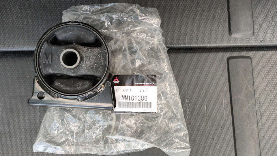 Замена опор двигателя… — Mitsubishi Outlander XL, 3 л, 2007 года ...