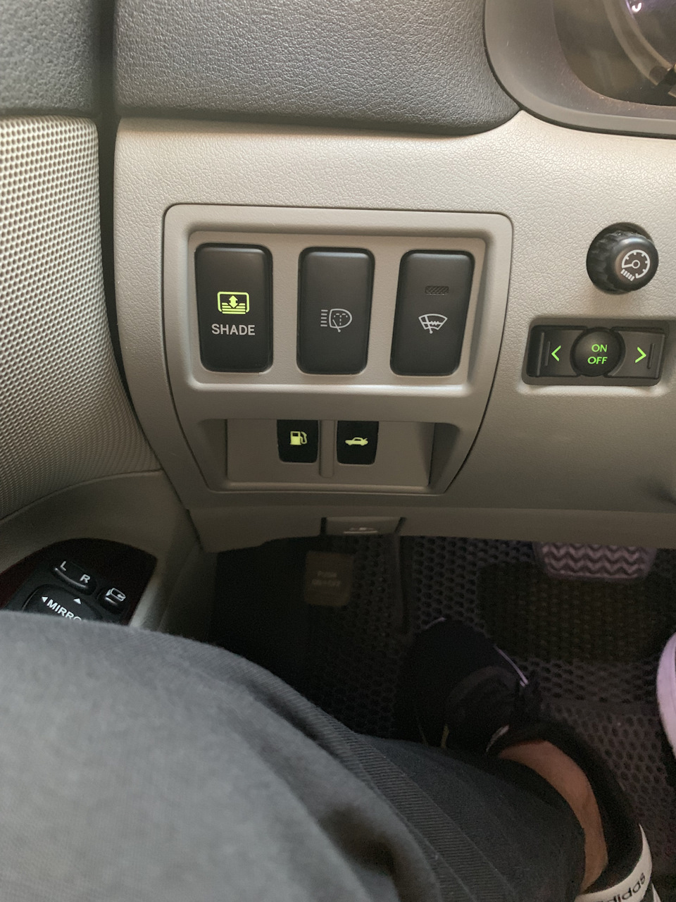 «Лайфхак по замене ламп в кнопках» — Lexus IS II, 2,5 л, 2006 года ...