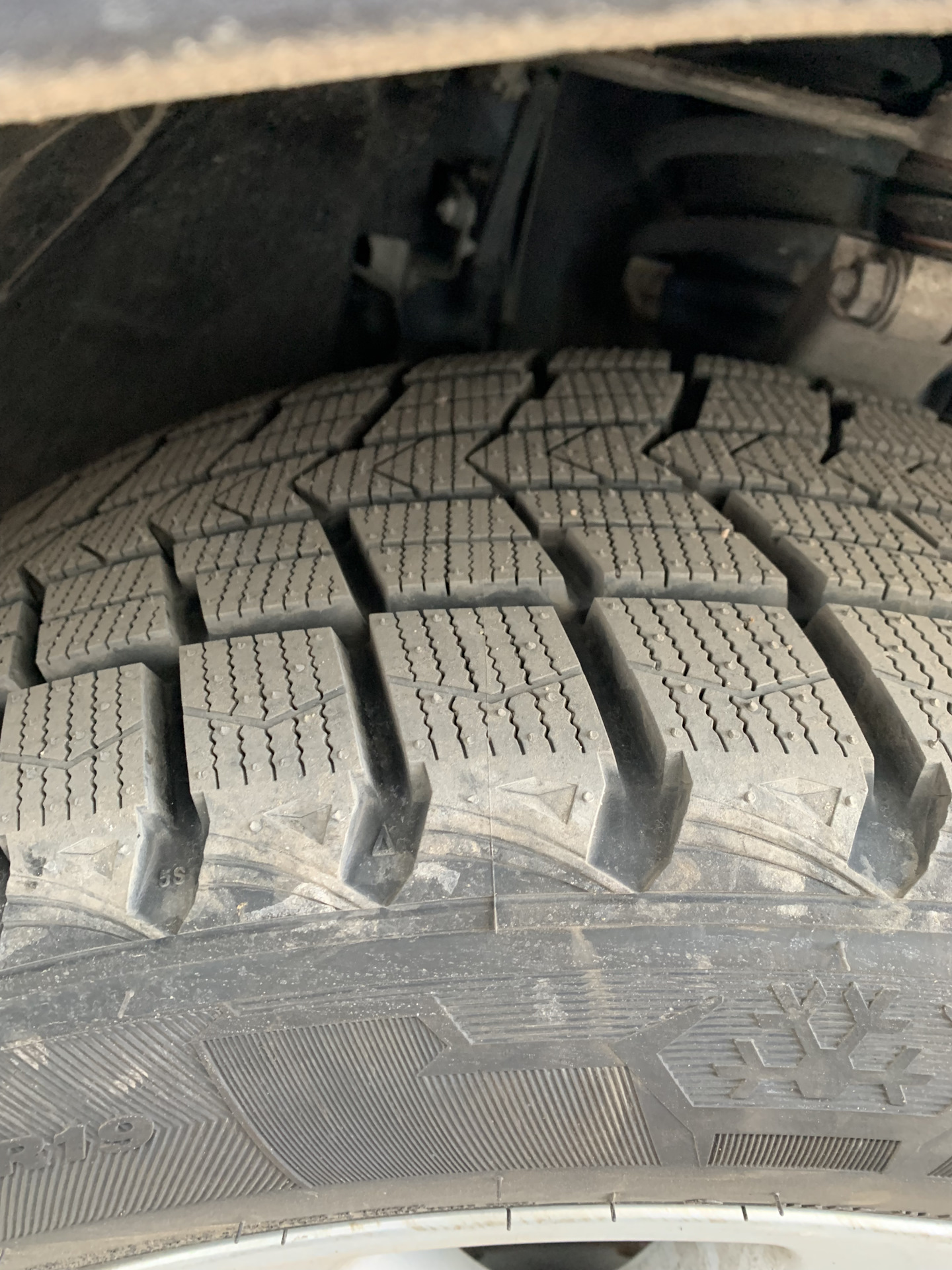 Зимняя резина Nexen Winguard Ice SUV — BMW X5 (F15), 3 л., 2016 года ...