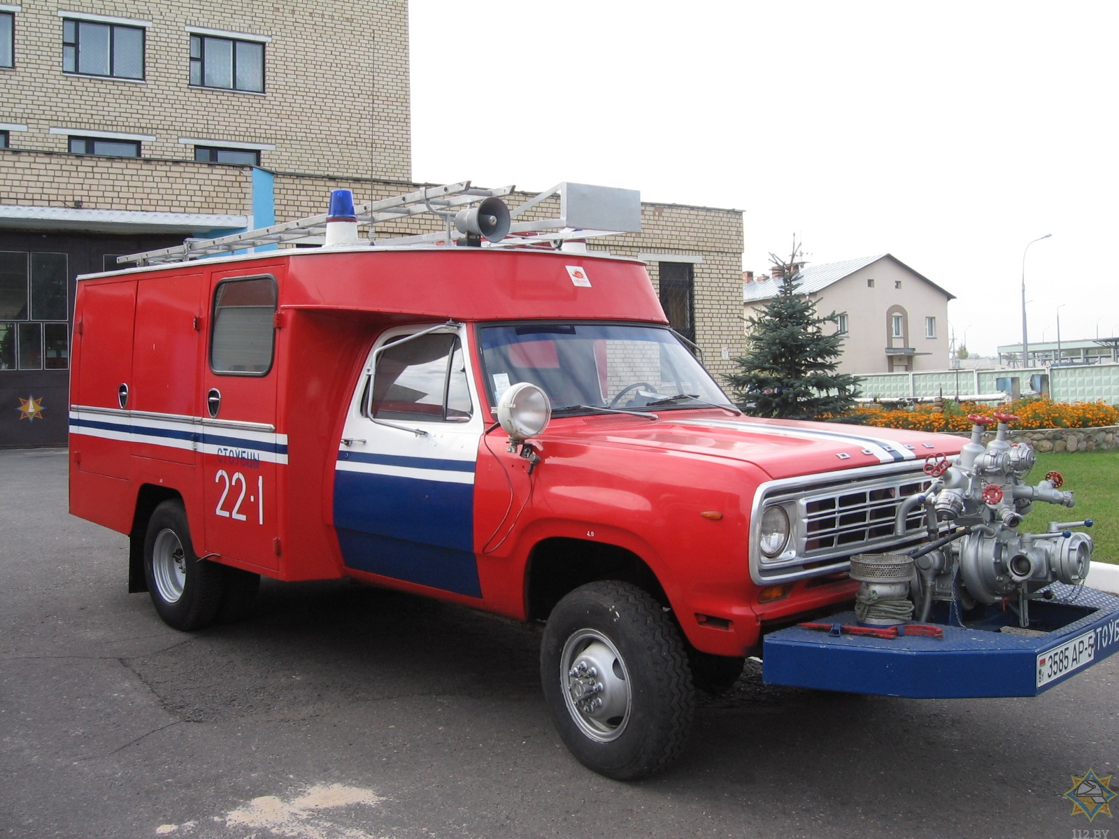 Фото на службе — DODGE W30 Power Wagon, 5,9 л, 1975 года | наблюдение ...