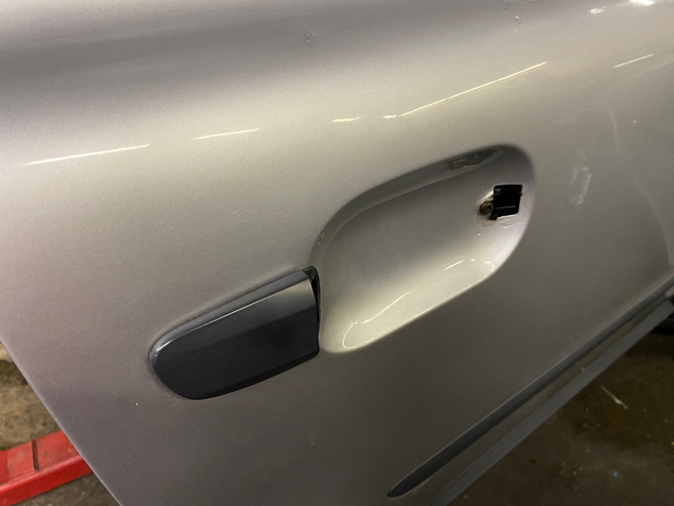 Ручки дверей в цвет кузова на Volvo XC90 — Volvo XC90 (1G), 2,5 л, 2004 ...