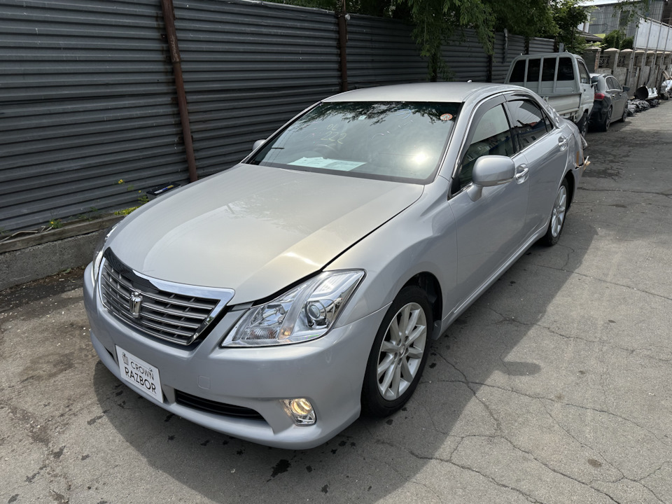 Toyota Crown GRS202 Royal Saloon G, в наличии во Владивостоке — Crown ...