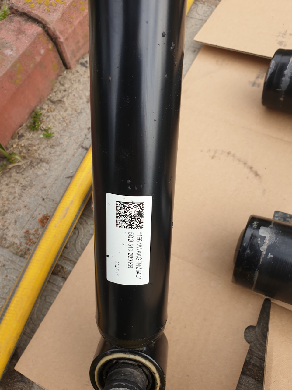 5Q0513029KB Газонаполненный амор VAG | Запчасти на DRIVE2