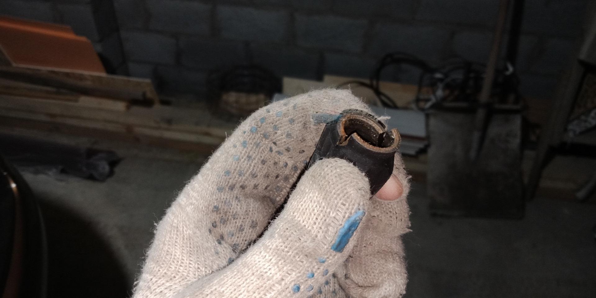 Замена свечей зажигания — Renault Duster (1G), 2 л, 2013 года ...