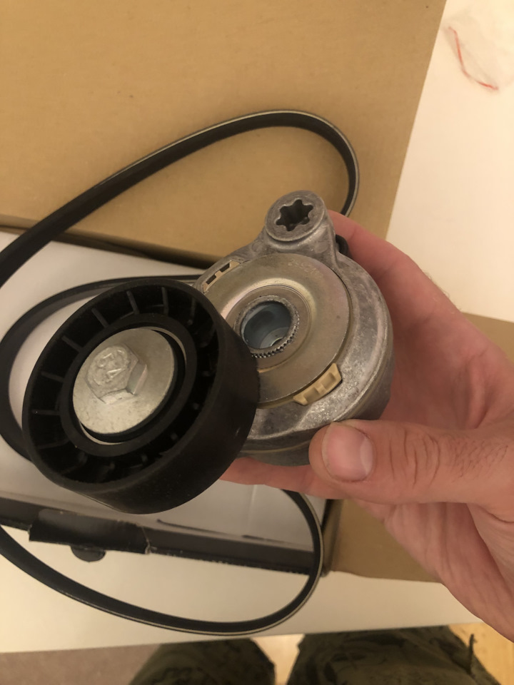 31401425 Комплект ремней навесного Volvo | Запчасти на DRIVE2