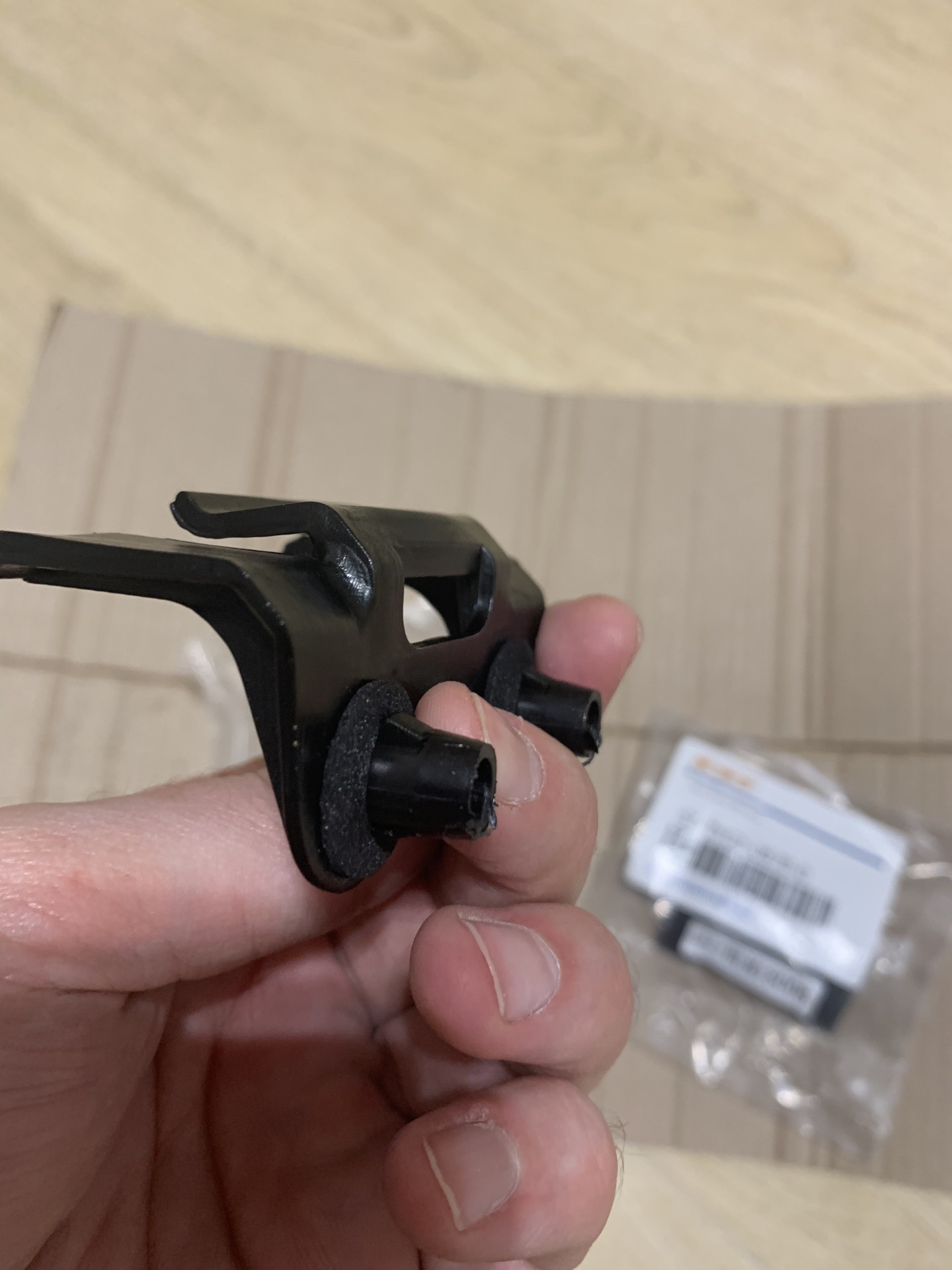 Крепления заднего бампера — Toyota Kluger, 3 л, 2002 года | запчасти ...