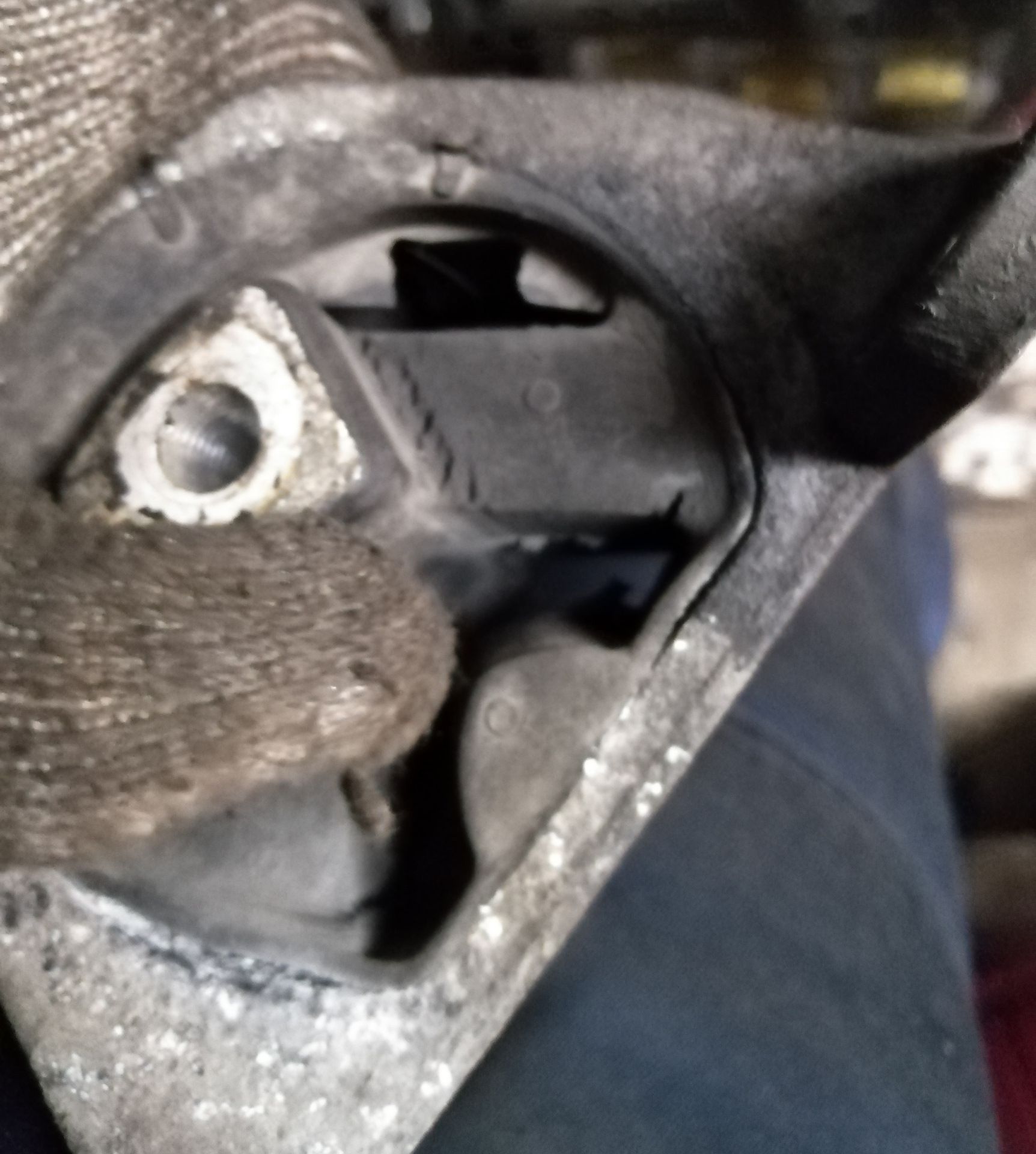 Задняя подушка акпп и выкинул полиуритан из стаба. — Dodge Caravan IV ...