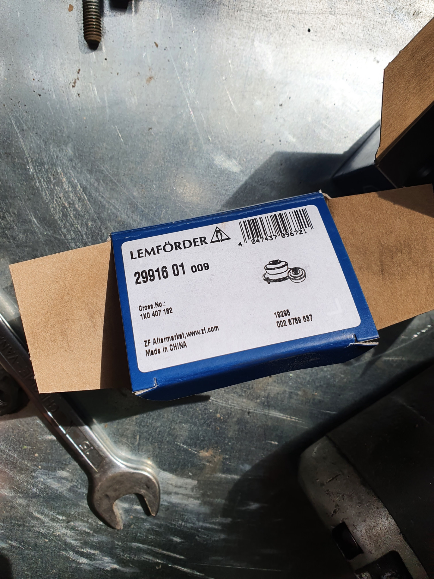 Замена сайлентблоков передних рычагов — Volkswagen Passat B6, 1,8 л ...