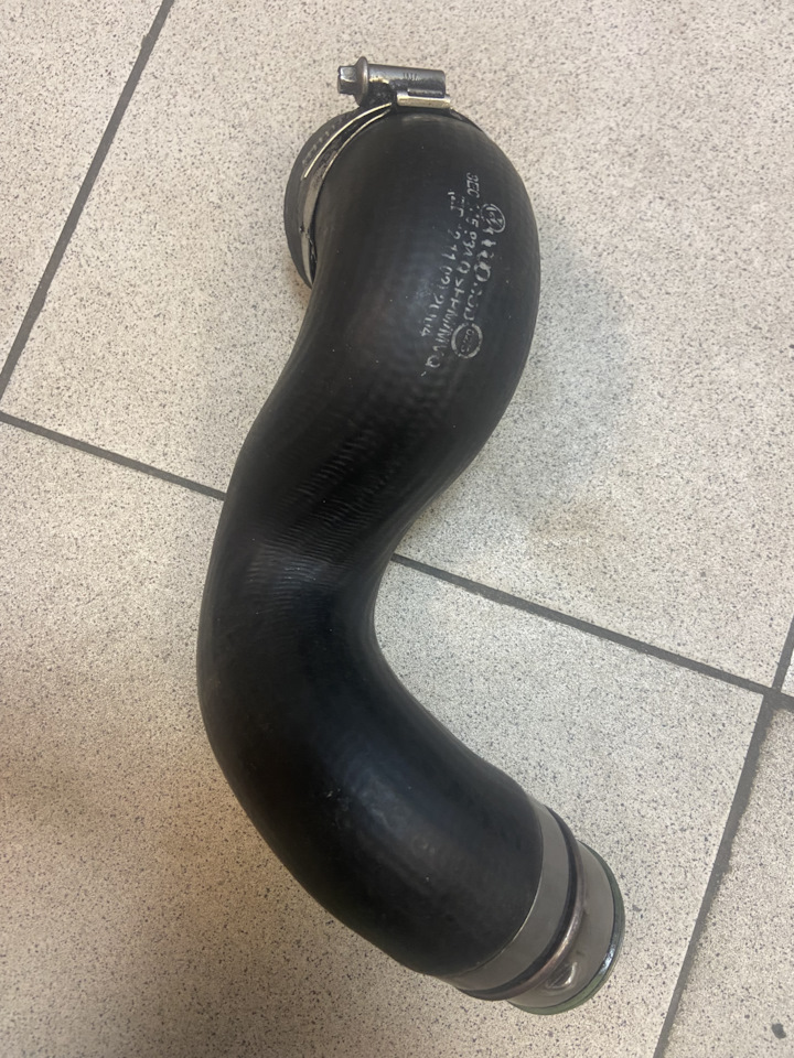 Патрубок турбины оригинал на Audi A4 Avant (B6). Б/у | 1 000 ₽ в городе ...