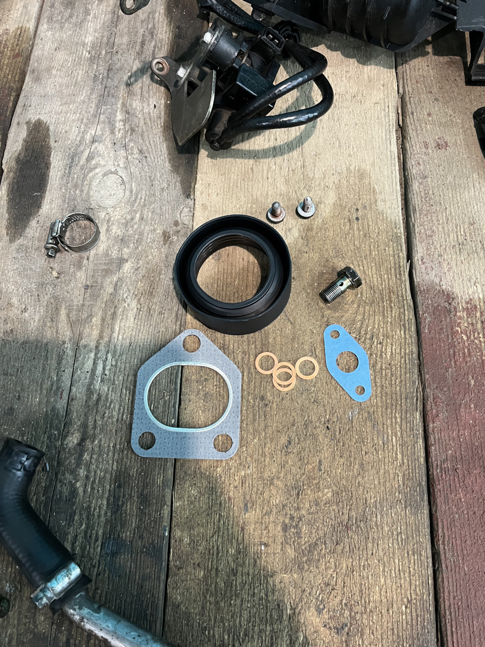 Подтеки масла на холодной части турбины М57 — BMW 5 series (E39), 2,5 л ...