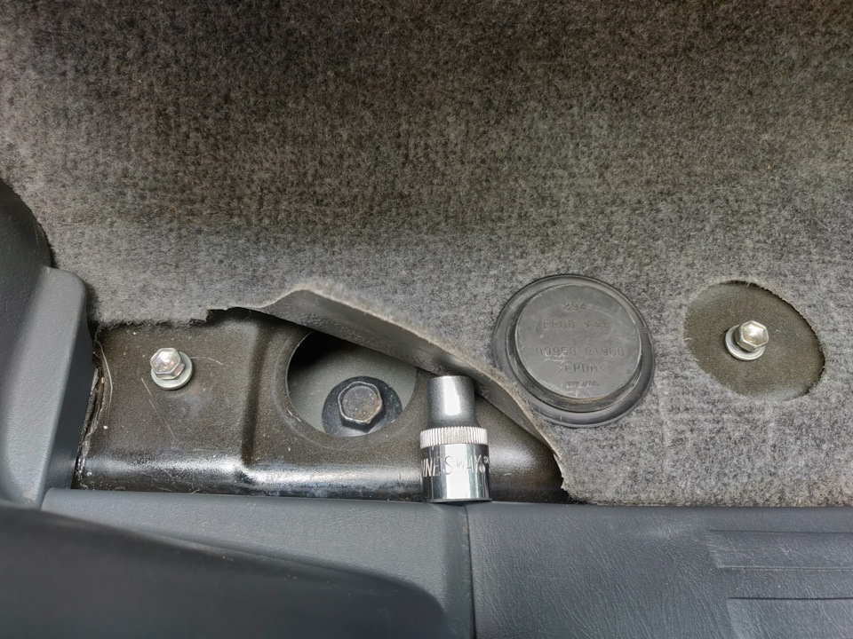 Замена опор, подушек кузова. — Toyota Land Cruiser Prado 120-series, 4 ...