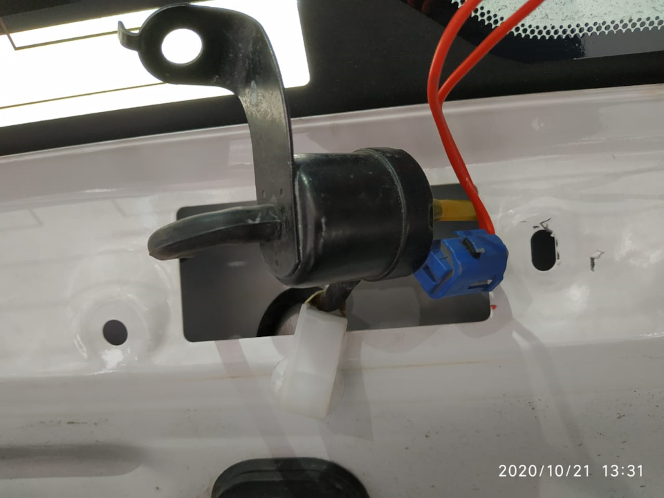 Скидки на моторное масло в Метро до 04.10 — Volkswagen Polo liftback, 1 ...