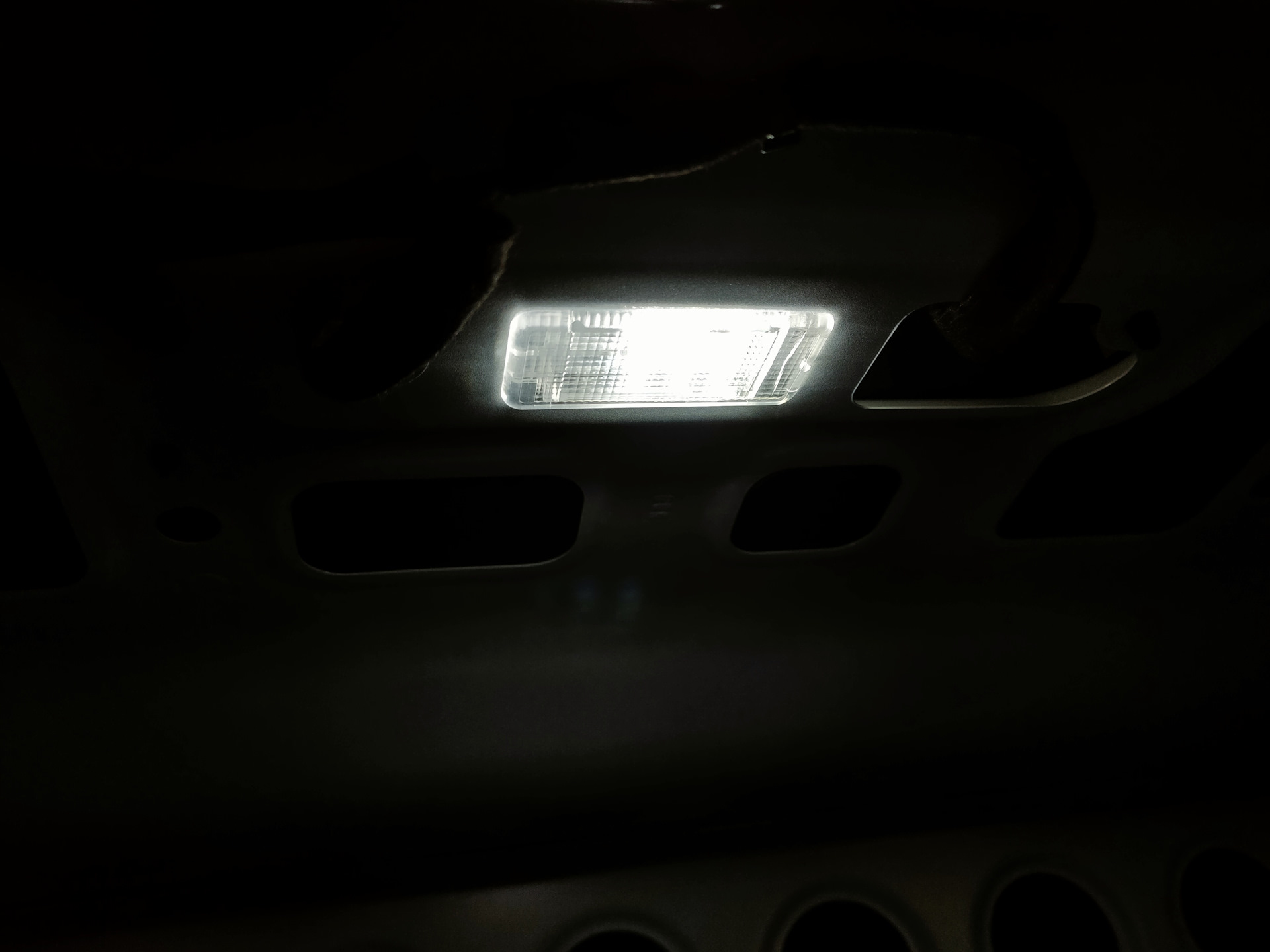 Плафон освещения багажника 264759172R LADA VESTA NG — Lada Vesta (NG ...
