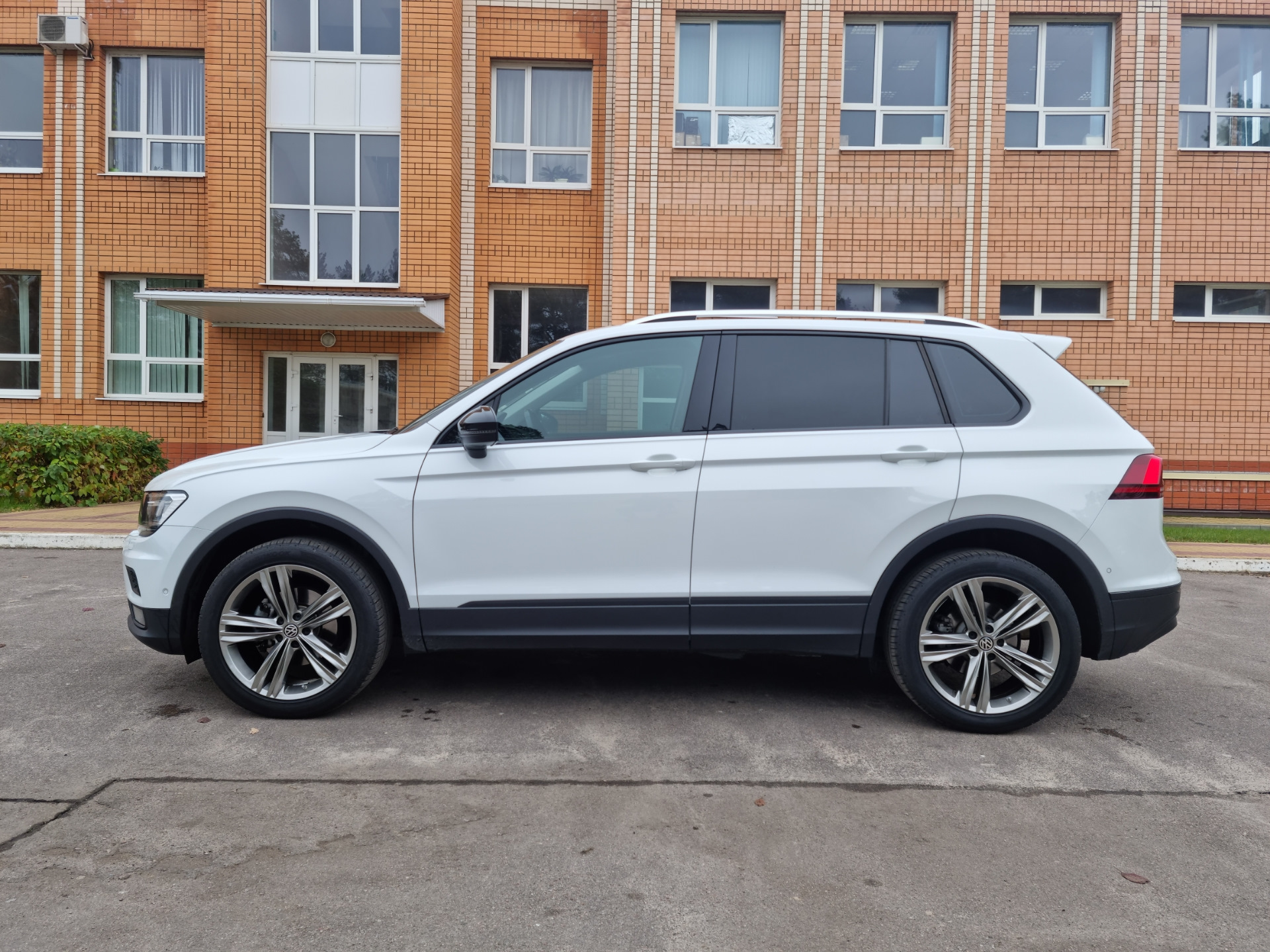 Sebring R19 реплика — Volkswagen Tiguan (2G), 1,4 л, 2019 года ...
