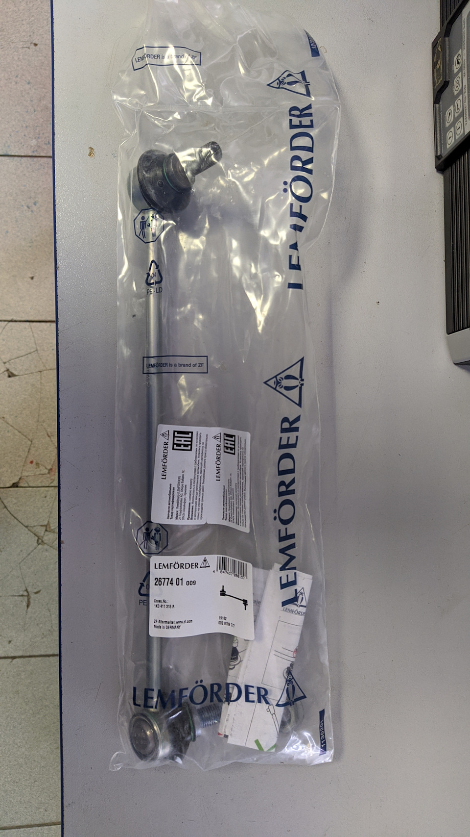 2677401 Тяга (стойка) стабилизатора LEMFORDER | Запчасти на DRIVE2