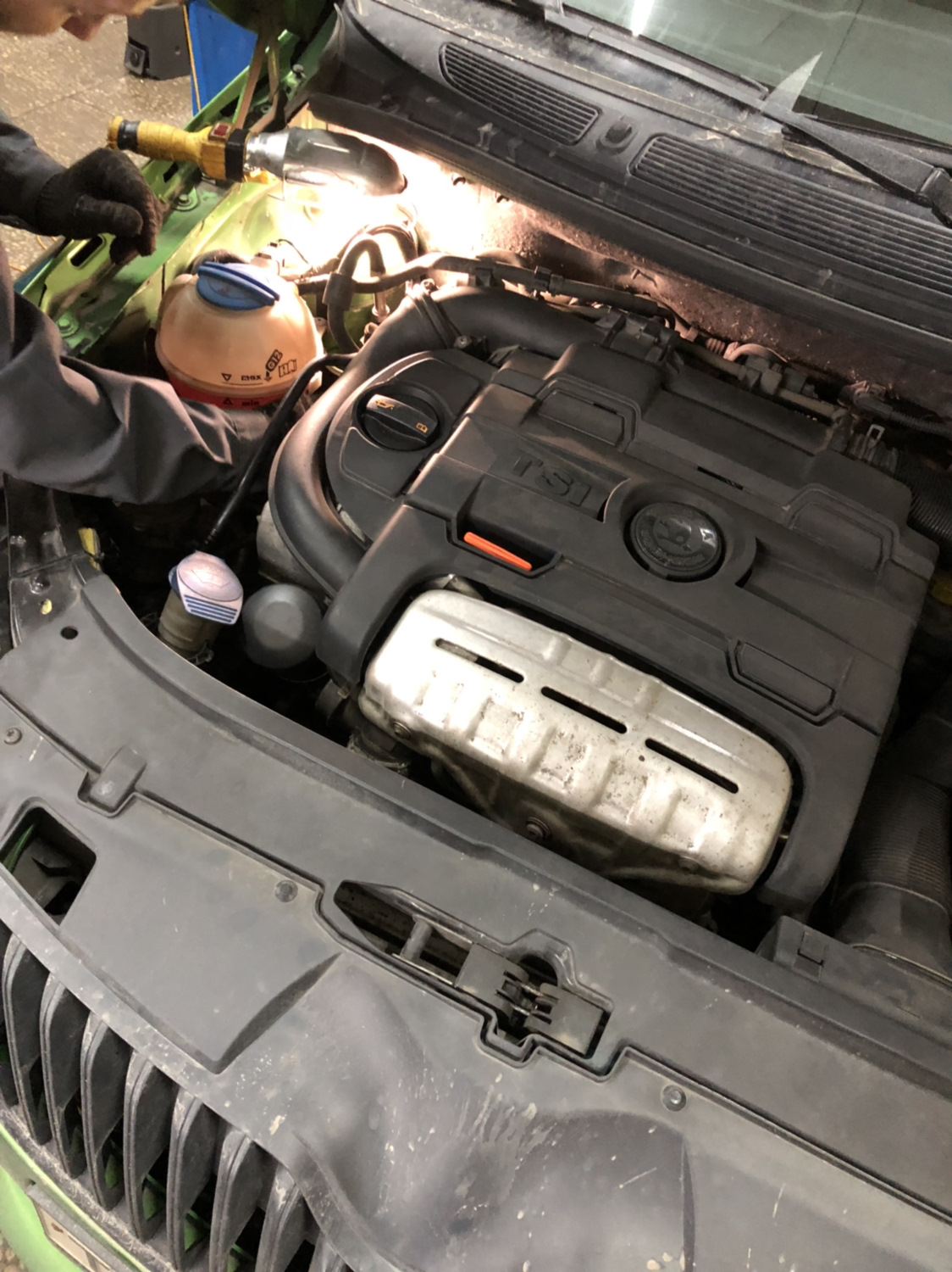 Замена роликов и ремней — Skoda Fabia RS Mk2, 1,4 л, 2011 года ...